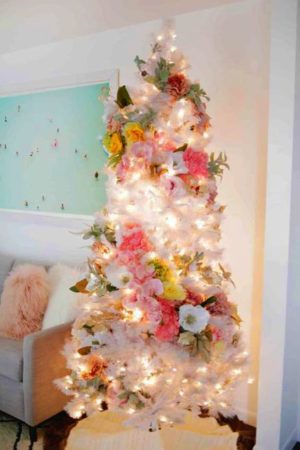 Romantic Christmas Tree Decorating with Beautiful Flowers