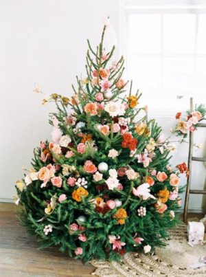 Romantic Christmas Tree Decorating with Beautiful Flowers