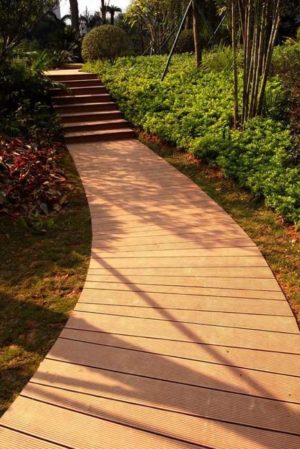 Natural Landscaping Ideas, Wood Staircase Designs for Green Yards and ...