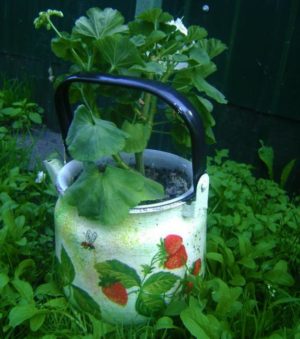 Recycling Teapots for DIY Garden Decorations, 20 Green Ideas to Create ...