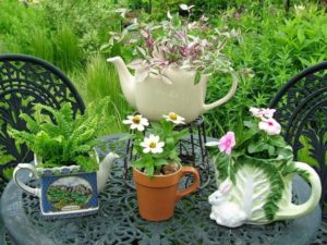 Recycling Teapots for DIY Garden Decorations, 20 Green Ideas to Create ...