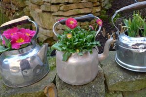 Recycling Teapots for DIY Garden Decorations, 20 Green Ideas to Create ...