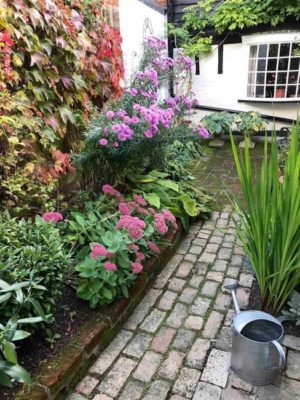 55 Stone Garden Paths, Straight and Shapely Walkway Design Ideas