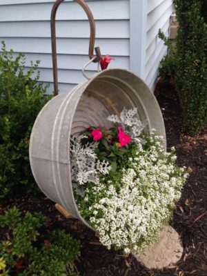 Beautiful Red and White Yard Decorations, 55 Ideas for Summer ...