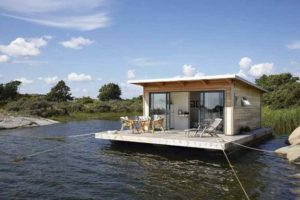 Contemporary Floating Homes Offering Unique Green Living in Waterfront ...
