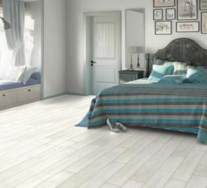 Whites Brighten up Beautiful Floors Reflecting Modern Interior Design ...