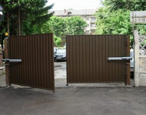 Solid Metal Gates, Design Ideas for Complete Privacy and Protection