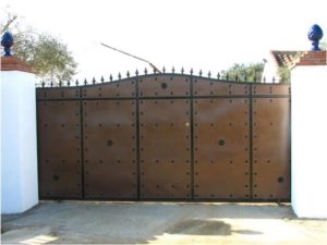 Solid Metal Gates, Design Ideas for Complete Privacy and Protection
