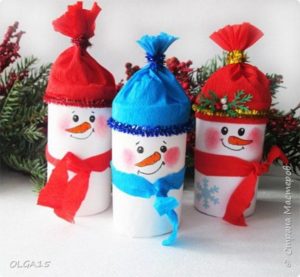 DIY Christmas Decorations, Fun and Frugal Craft Ideas for Winter Decorating