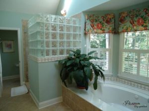 Unique Shower Designs Bringing Glass Blocks into Modern Bathrooms