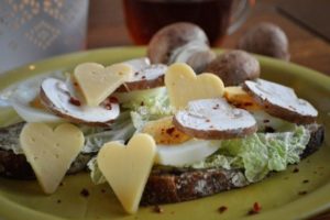 Romantic Food Design Ideas, Edible Decorations for Valentines Day Tables