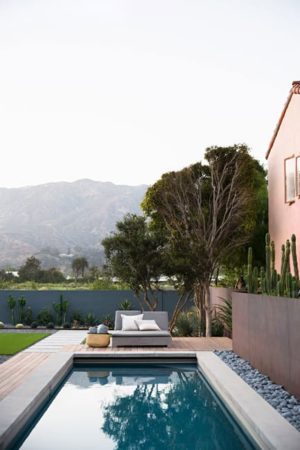 Luxury House in California, Elegant Outdoor Spaces and Modern Interiors