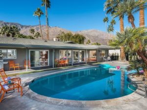 50 Yard Landscaping and Summer Decorating Ideas to Turn Your Pool Area ...