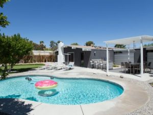 50 Yard Landscaping and Summer Decorating Ideas to Turn Your Pool Area ...