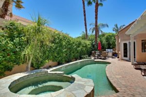 50 Yard Landscaping and Summer Decorating Ideas to Turn Your Pool Area ...