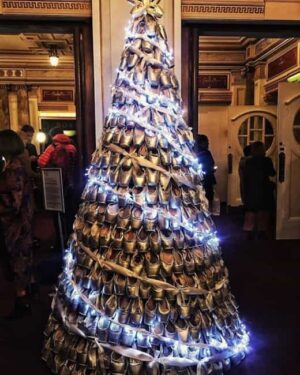 55 Alternative Christmas Tree Designs Adding Originality to Winter ...