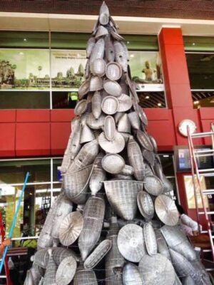 55 Alternative Christmas Tree Designs Adding Originality to Winter ...