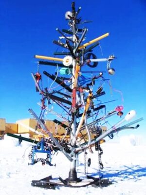55 Alternative Christmas Tree Designs Adding Originality to Winter ...