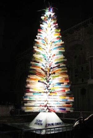 55 Alternative Christmas Tree Designs Adding Originality to Winter ...