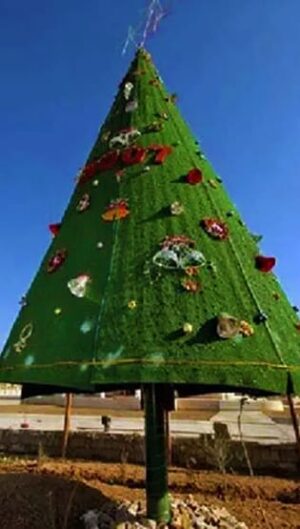 55 Alternative Christmas Tree Designs Adding Originality to Winter ...