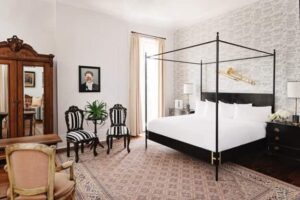 Four Post Beds Bring Castle Luxury into Modern Bedroom Designs