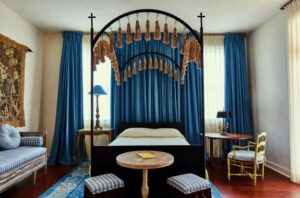 Four Post Beds Bring Castle Luxury into Modern Bedroom Designs