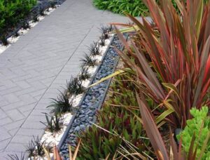 Yard Landscaping with Black Rocks, Popular Stone Types for Modern ...