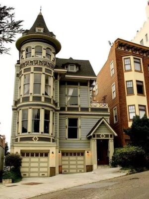 Contemporary Tower Houses and Homes with Turrets Inspired by Medieval ...