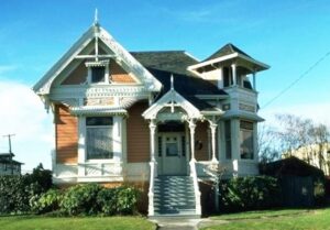 Contemporary Tower Houses and Homes with Turrets Inspired by Medieval ...