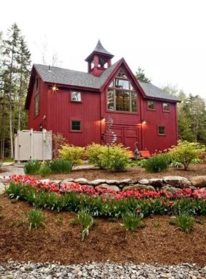 Contemporary Tower Houses and Homes with Turrets Inspired by Medieval ...