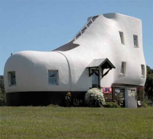 Unique House Designs, 55 Distinctive Architectural Creations