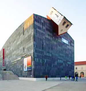 Unique House Designs, 55 Distinctive Architectural Creations