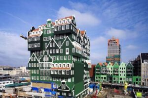 Unique House Designs, 55 Distinctive Architectural Creations