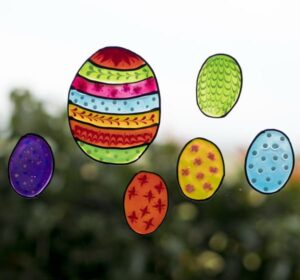 55 Easter Ideas for Window Decorating, Colorful Spring Crafts, DIY ...