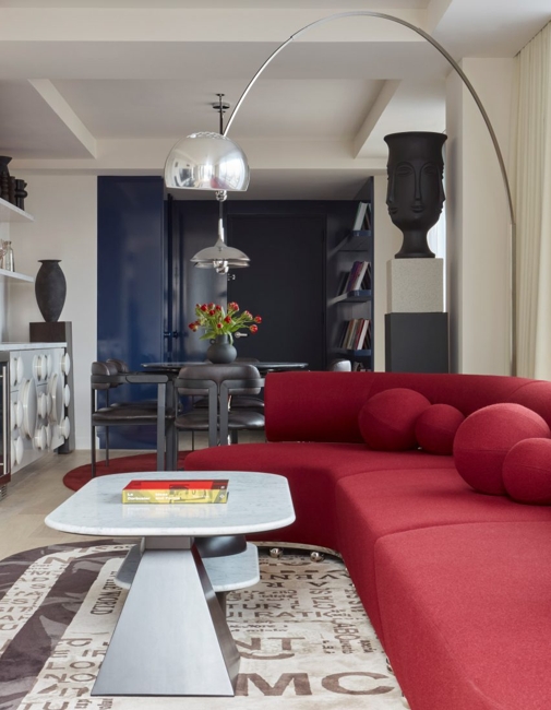 Modern Interior Design and Decor Spiced with Original Artworks and Bold ...